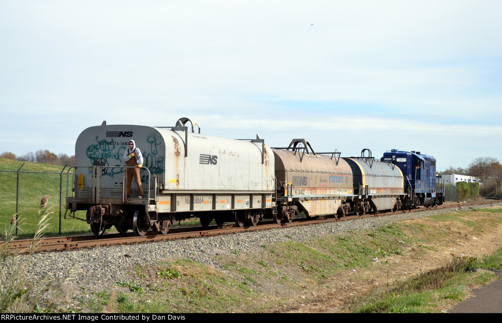 PRL GP10 2202 shoving along Grant Avenue